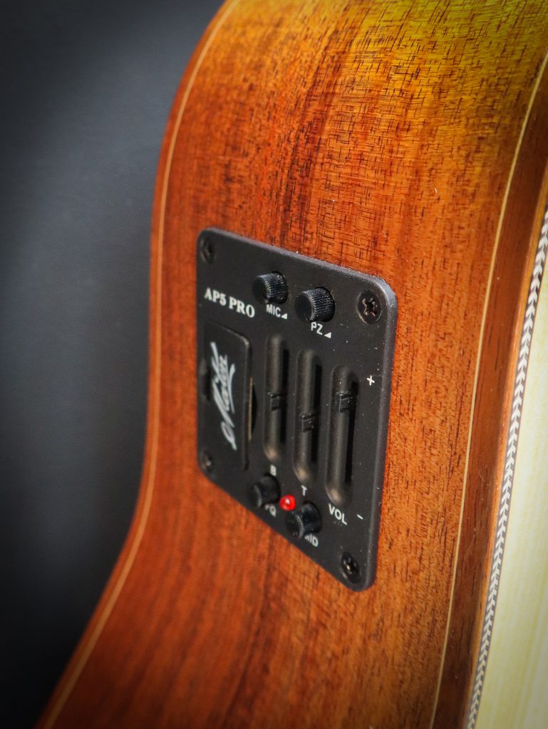 Maton The Australian EA80C - Kauffmann's Guitar Store