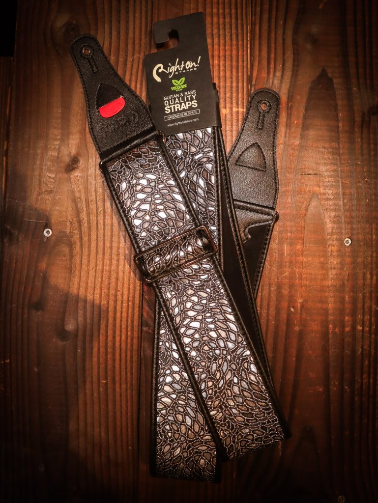 Righton Alien Black - Kauffmann's Guitar Store