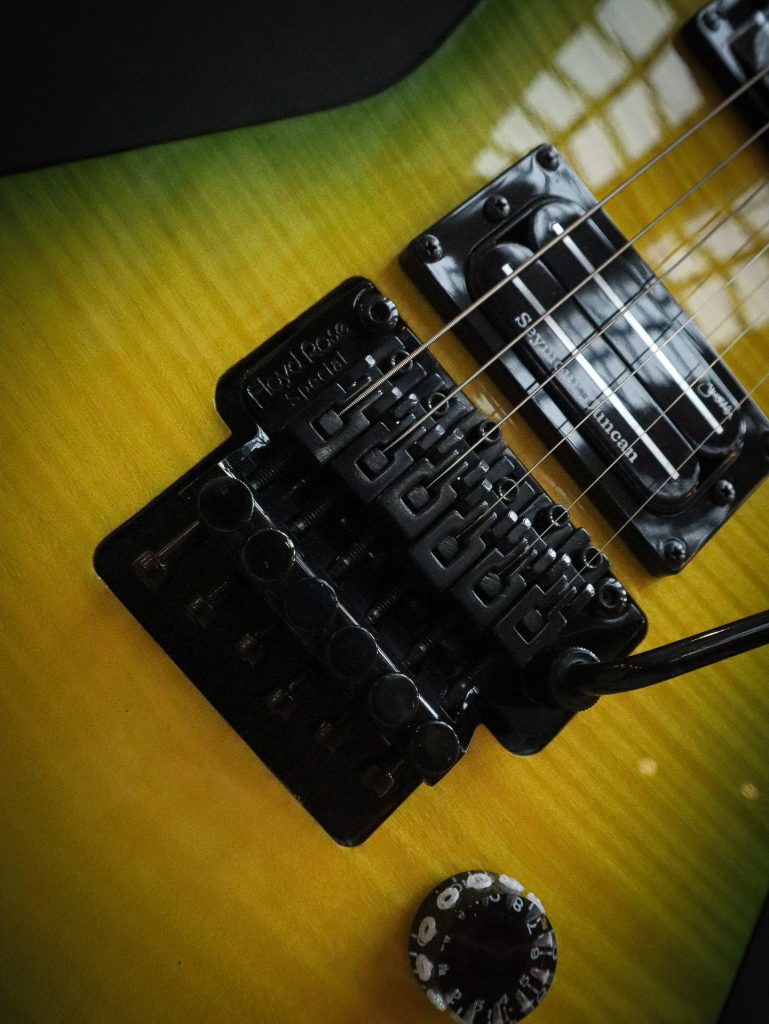 Dean Dimebag ML Dime Slime + case - Kauffmann's Guitar Store