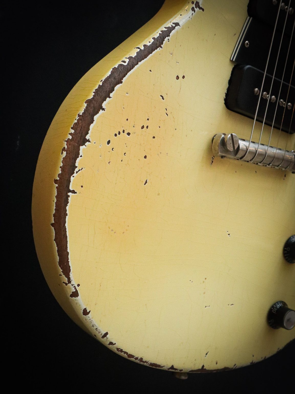 Rock N Roll Relics Thunders ll - Kauffmann's Guitar Store