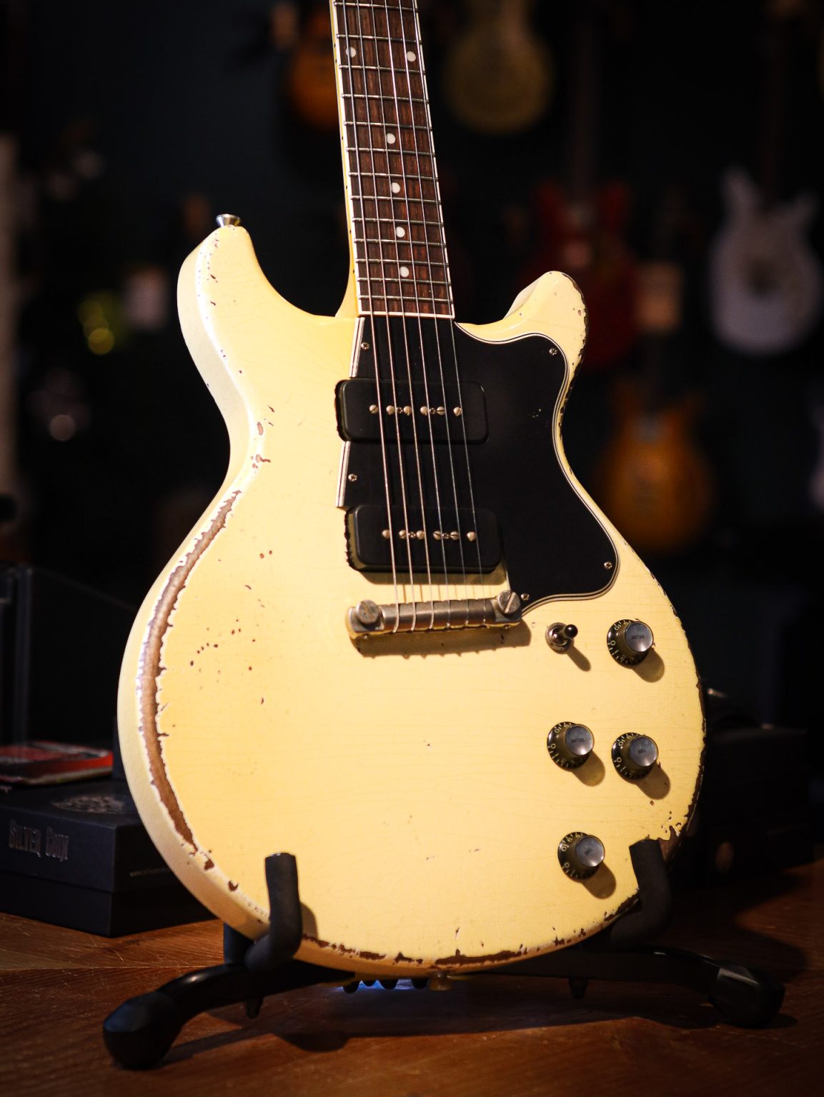 Rock N Roll Relics Thunders ll - Kauffmann's Guitar Store